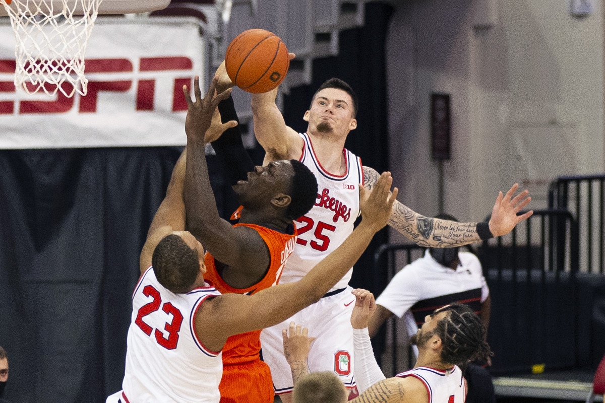 Illini Surge Past Buckeyes in Final Minute, Hand Ohio State Fourth ...