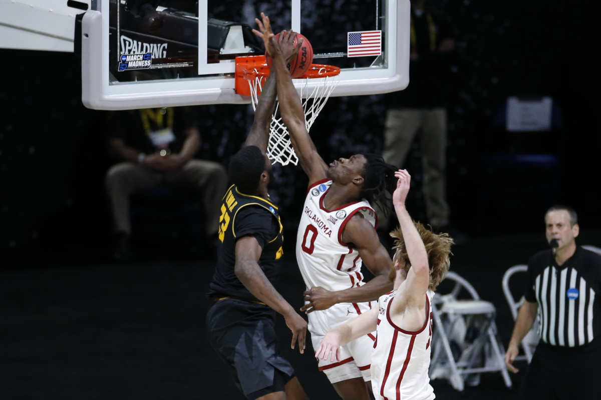 REPORT: Another Oklahoma basketball player enters the portal - Sports ...