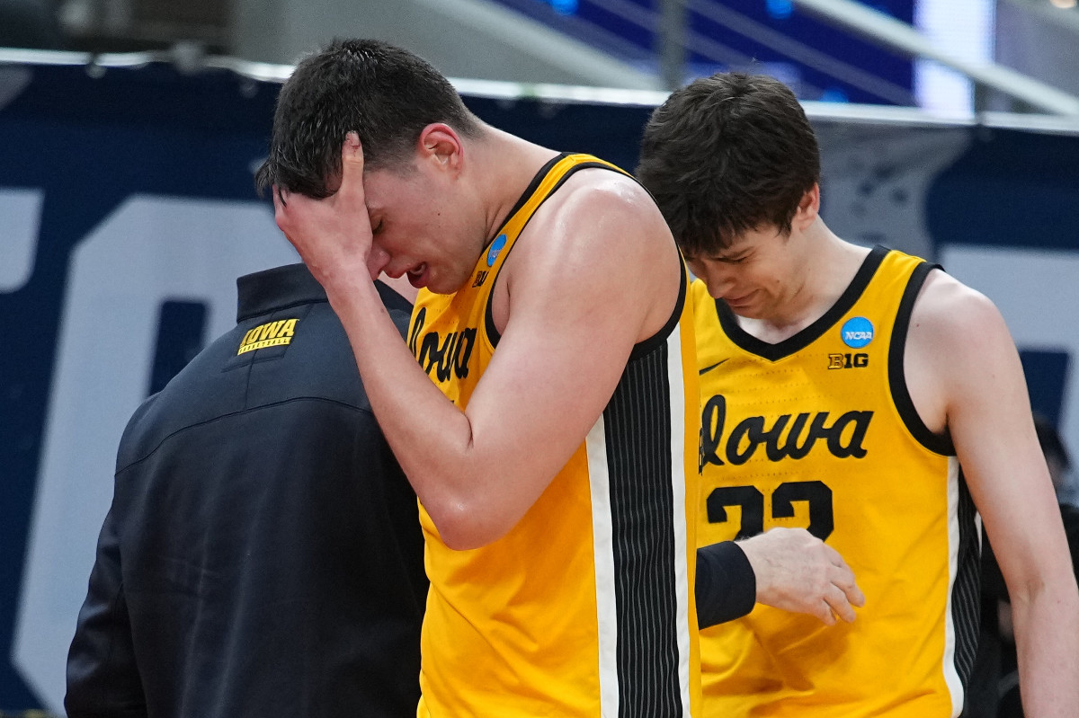 Iowa Continues Big Ten's Embarrassing Collapse in NCAA Tourment ...