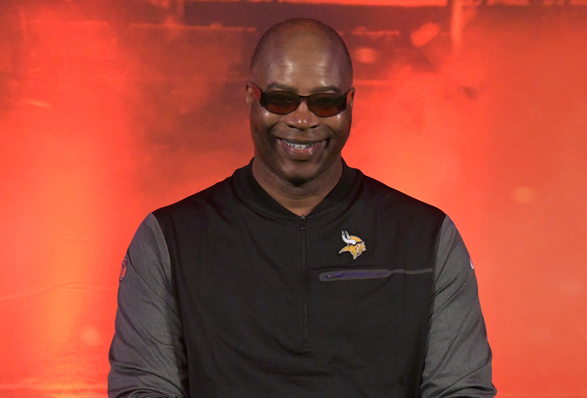 Hall of Fame Defensive End Chris Doleman Dies at Age 58 - Sports ...