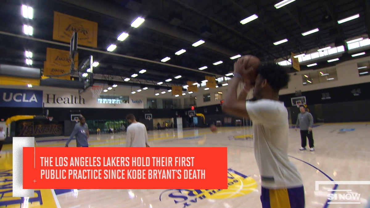 Los Angeles Lakers Hold First Public Practice Since Death of Kobe ...