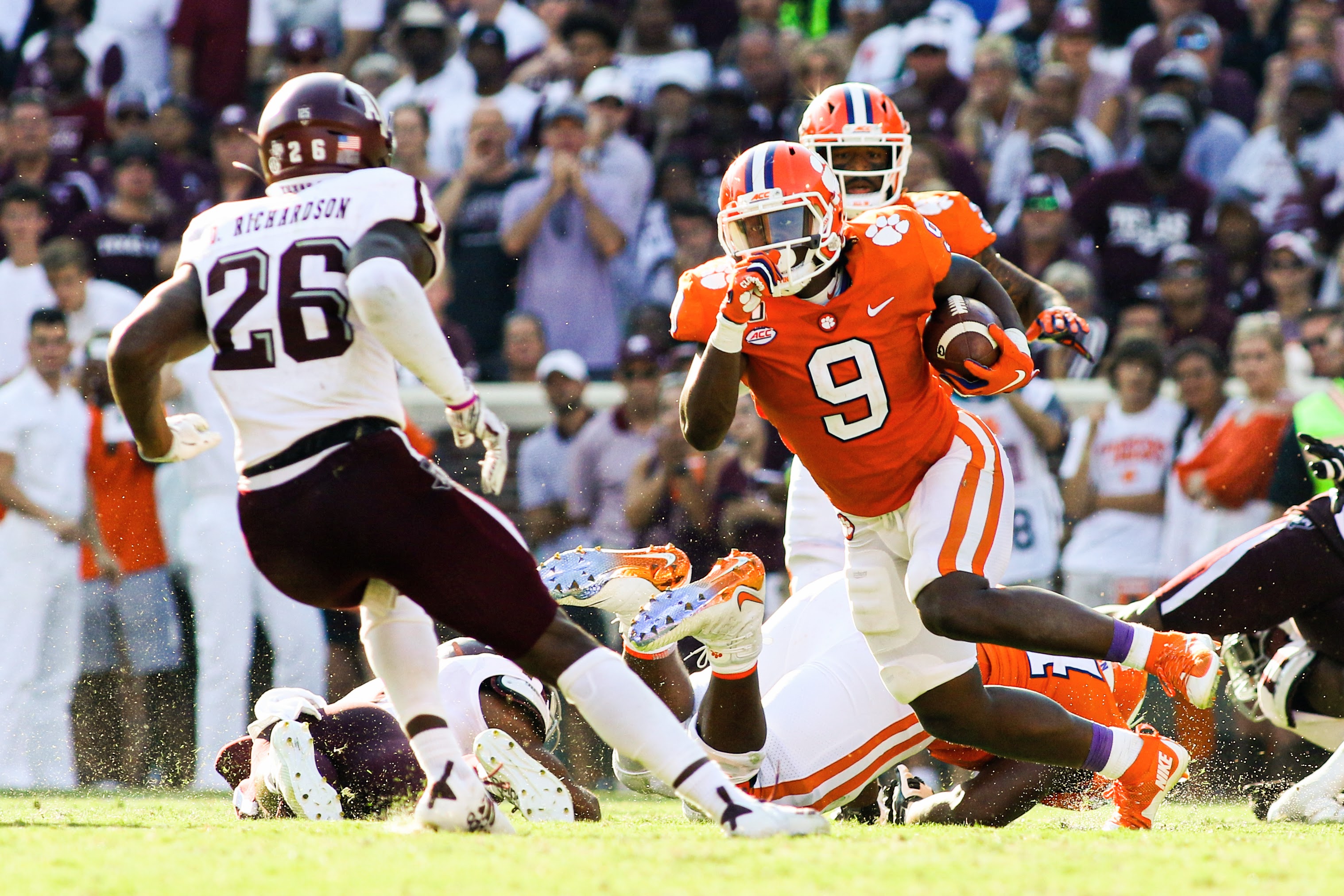 Clemson's Best Running Back In School History Can Still Get Better ...