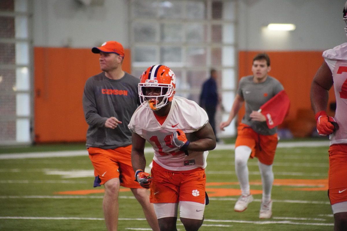 Clemson's Other Running Backs Again Take Back Seat To Etienne - Sports ...