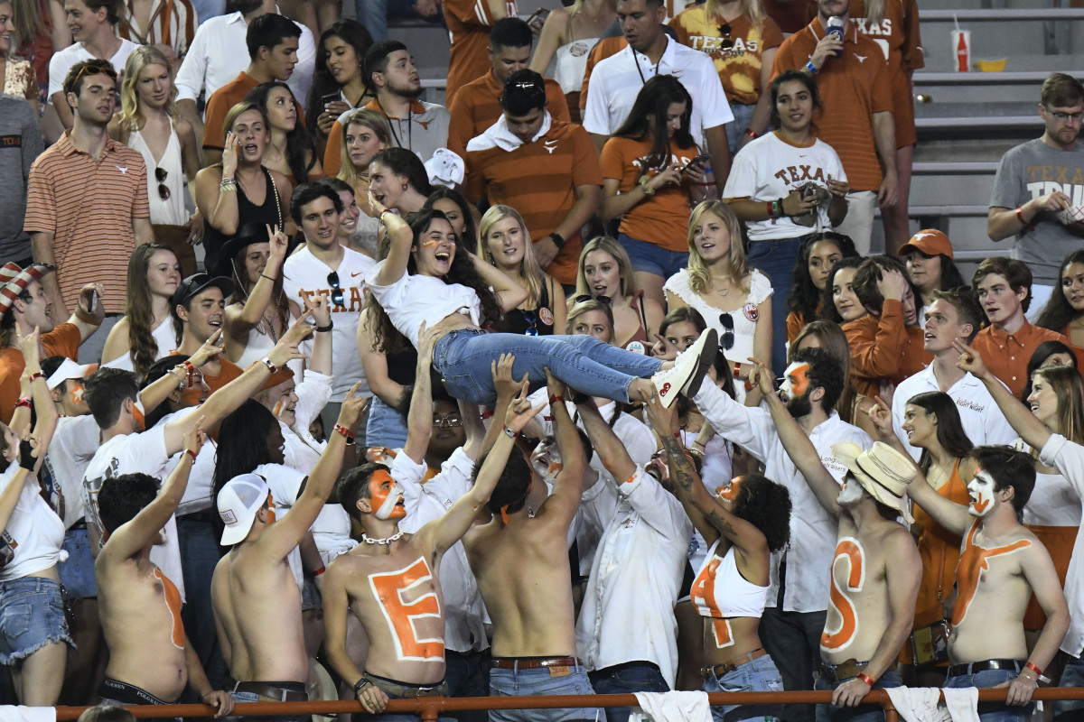 Texas Football: Bored at Home? Watch New Texas OC Mike Yurcich Draw up ...