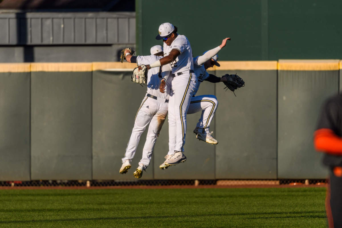Georgia Tech Yellow Jackets Break the Auburn Tigers' Win Streak ...