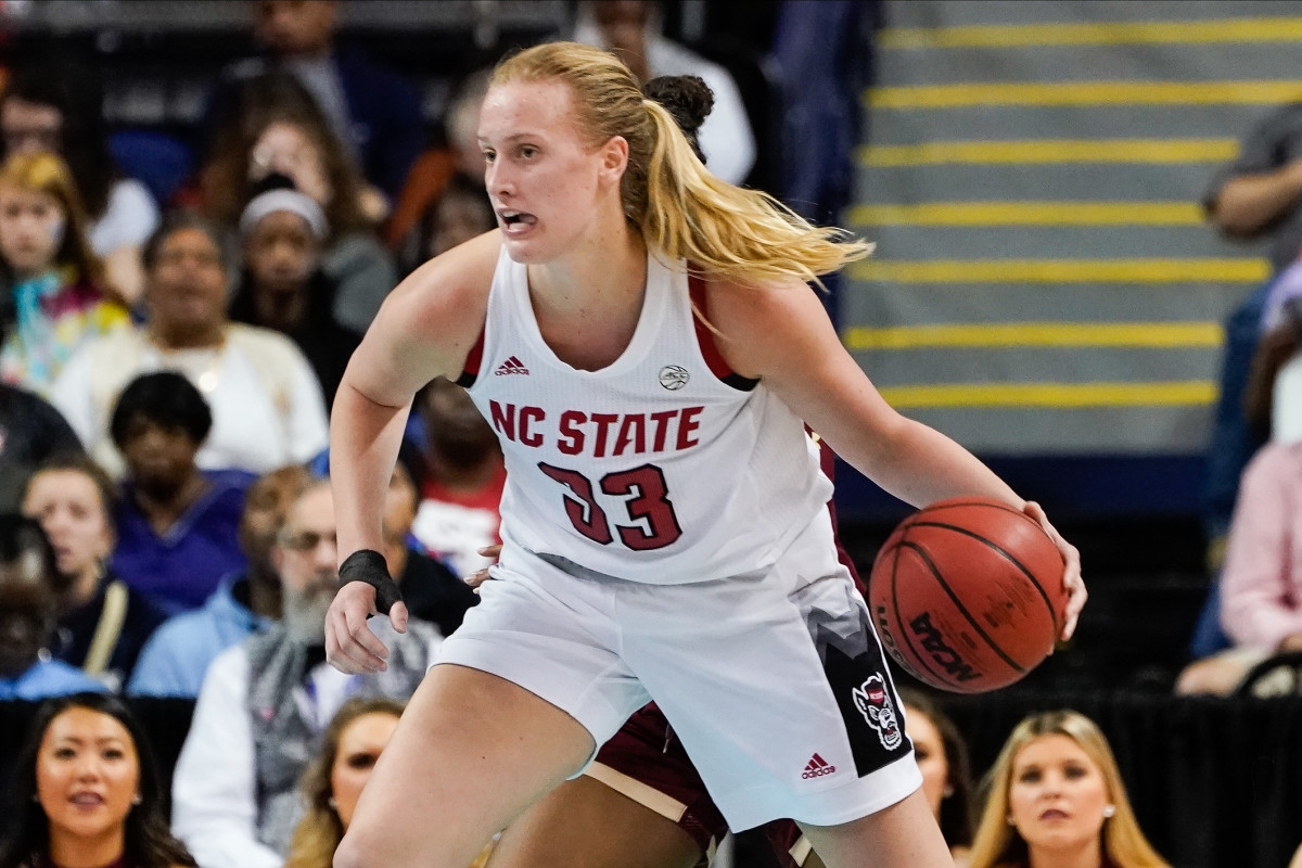 Cunane a Finalist for the Lisa Leslie Award - Sports Illustrated NC ...