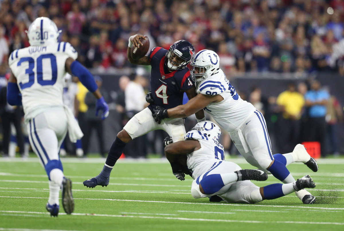 Texas Football: Former Longhorn Hassan Ridgeway Signs New Deal With ...