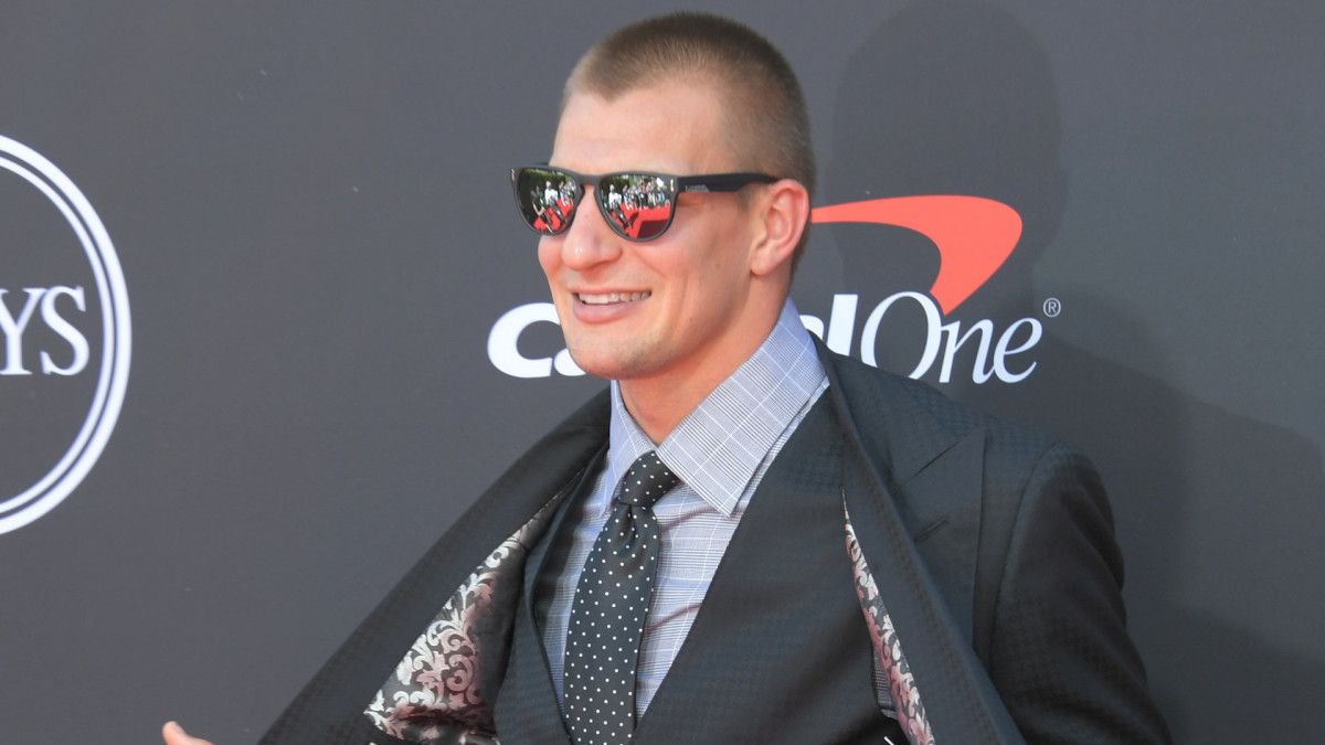 Grading Rob Gronkowski's WWE SmackDown Debut - Sports Illustrated