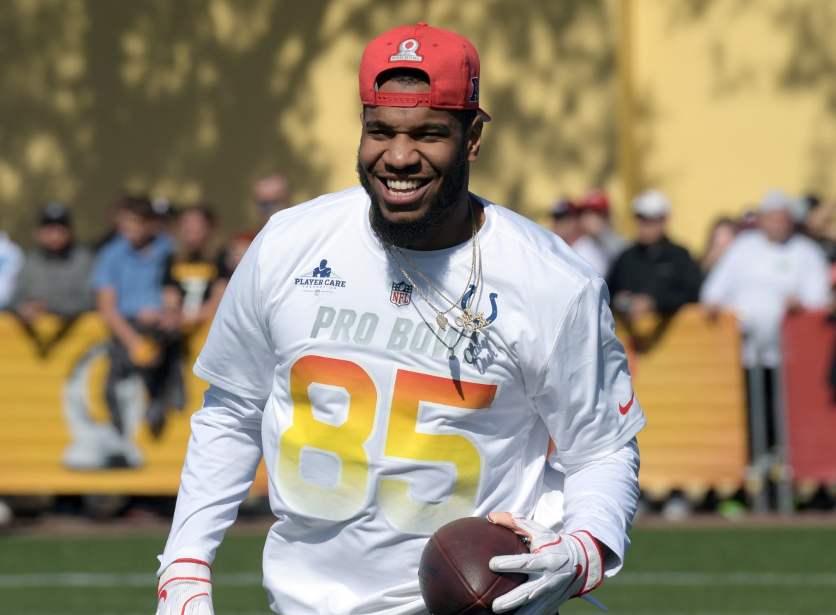 Former Tar Heel Eric Ebron Signs 2 Year Deal with Steelers - Sports ...
