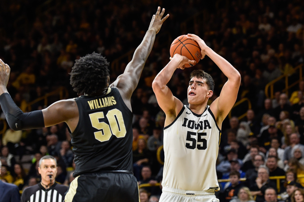 Garza Named To Wooden All-America Team - Sports Illustrated Iowa ...
