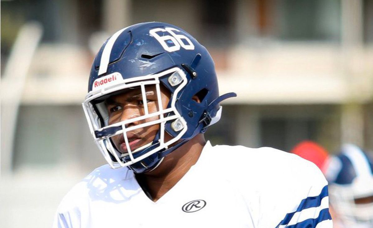 Detroit, Michigan, Tackle Derrick Harmon Commits to the Spartans ...