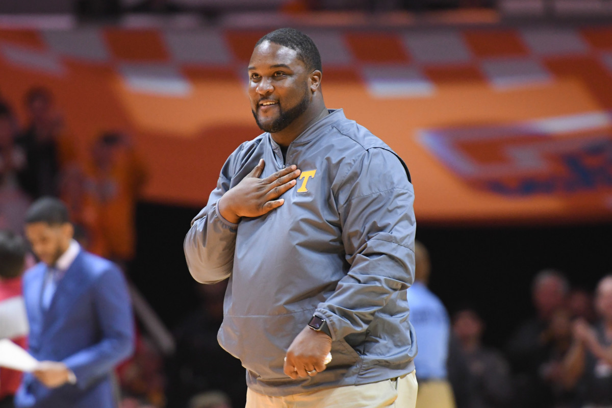 Tee Martin: Black Jersey Donations Will Be for 'Giving Back to the ...