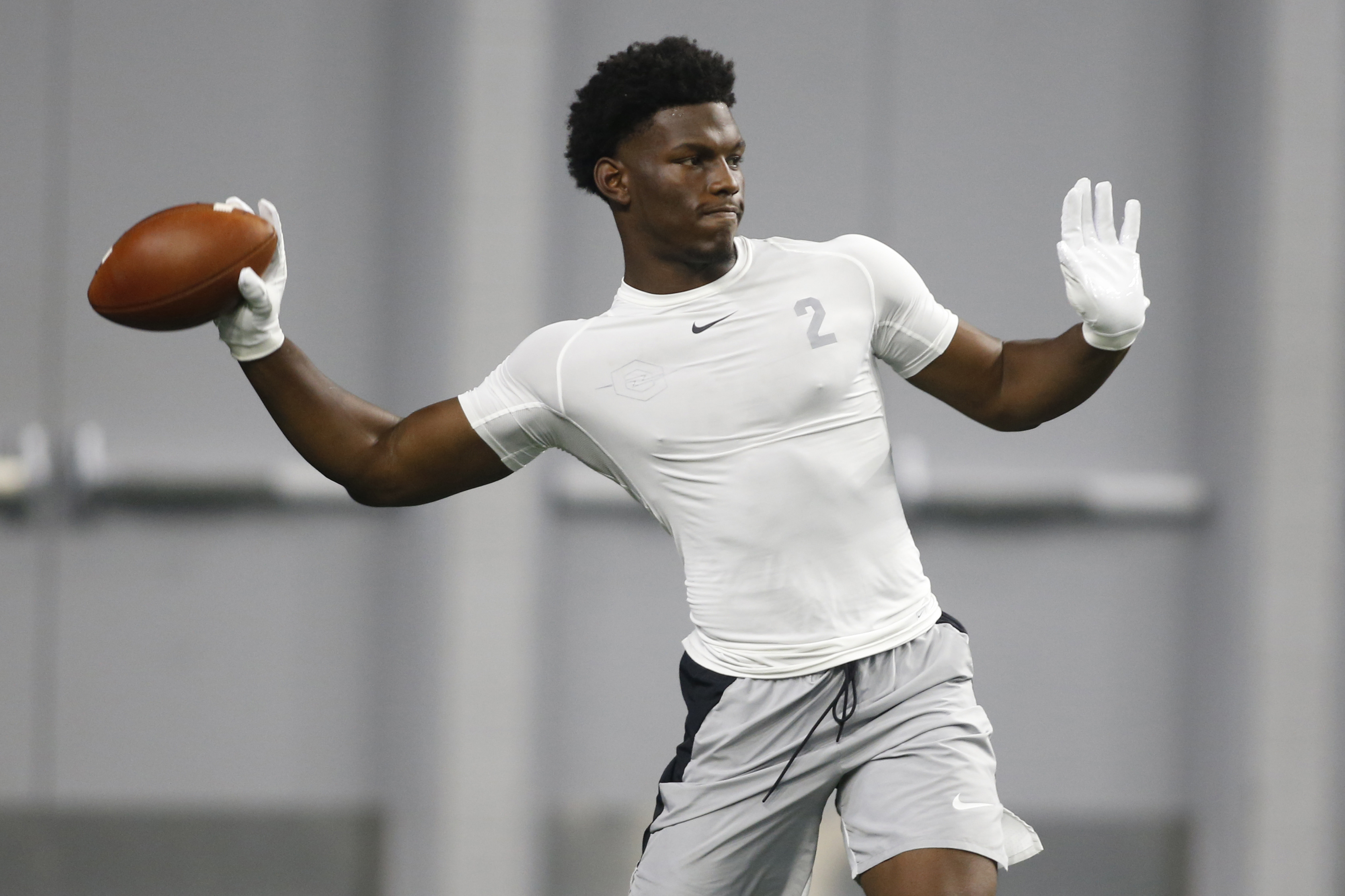 Watch: LSU Football Tight End Arik Gilbert Back in the Lab Training in ...