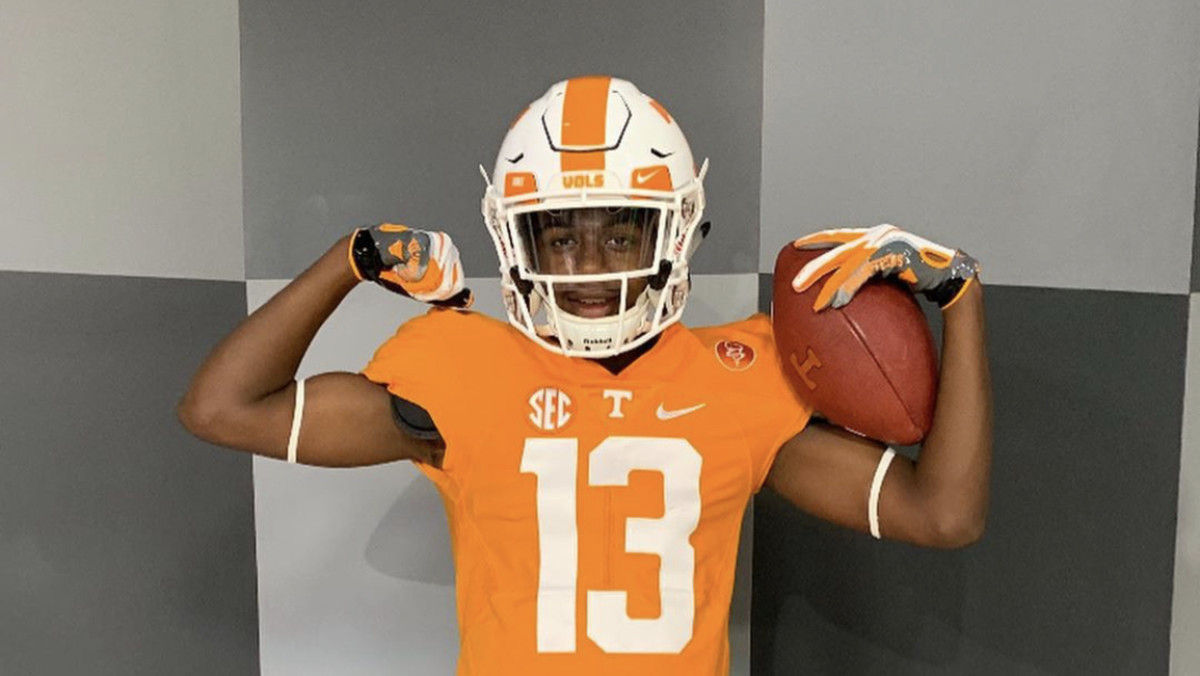 Four-Star In-State WR Taylor Groves 'Feels Like a Priority for ...