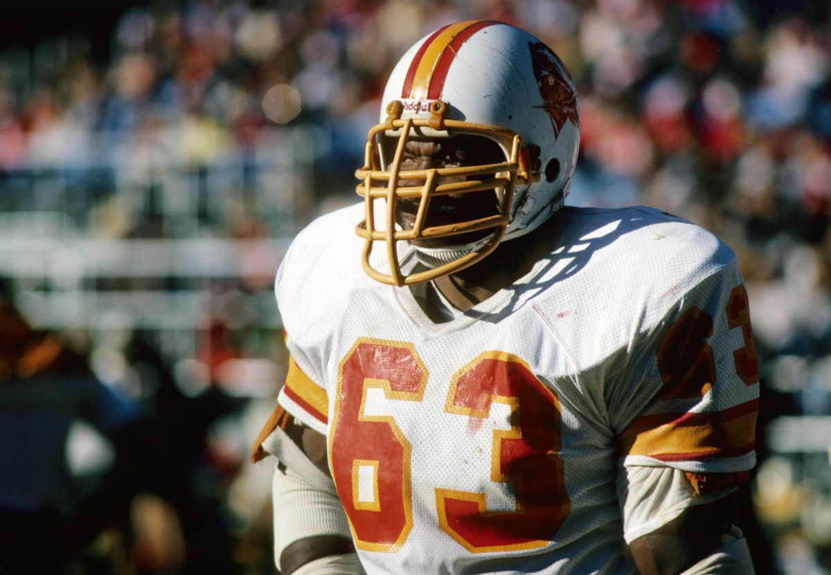 In Case You Forgot, Lee Roy Selmon Was an Absolute Beast - Tampa Bay ...