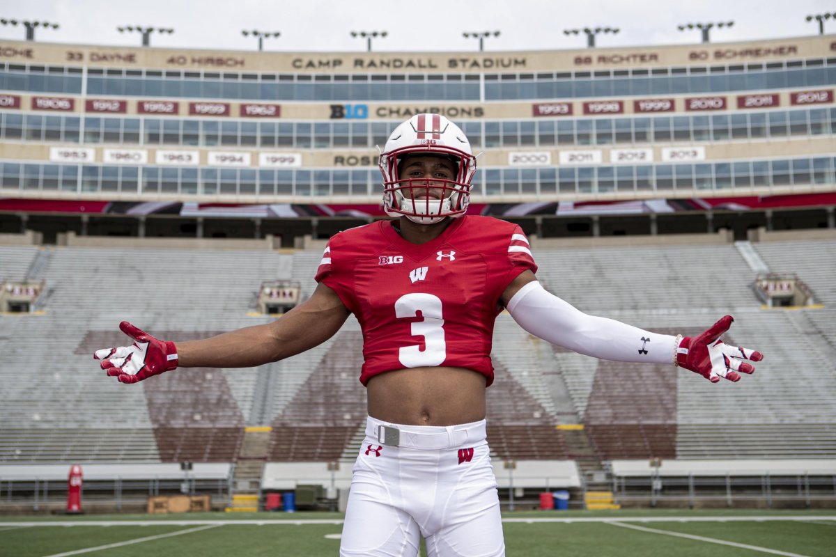 Wisconsin Football: Max Lofy Already Working to Learn Badgers' Defense ...