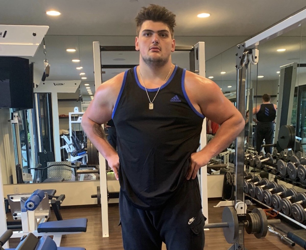 Washington Tackle Jaxson Kirkland Won't Let Pandemic Weaken Him ...