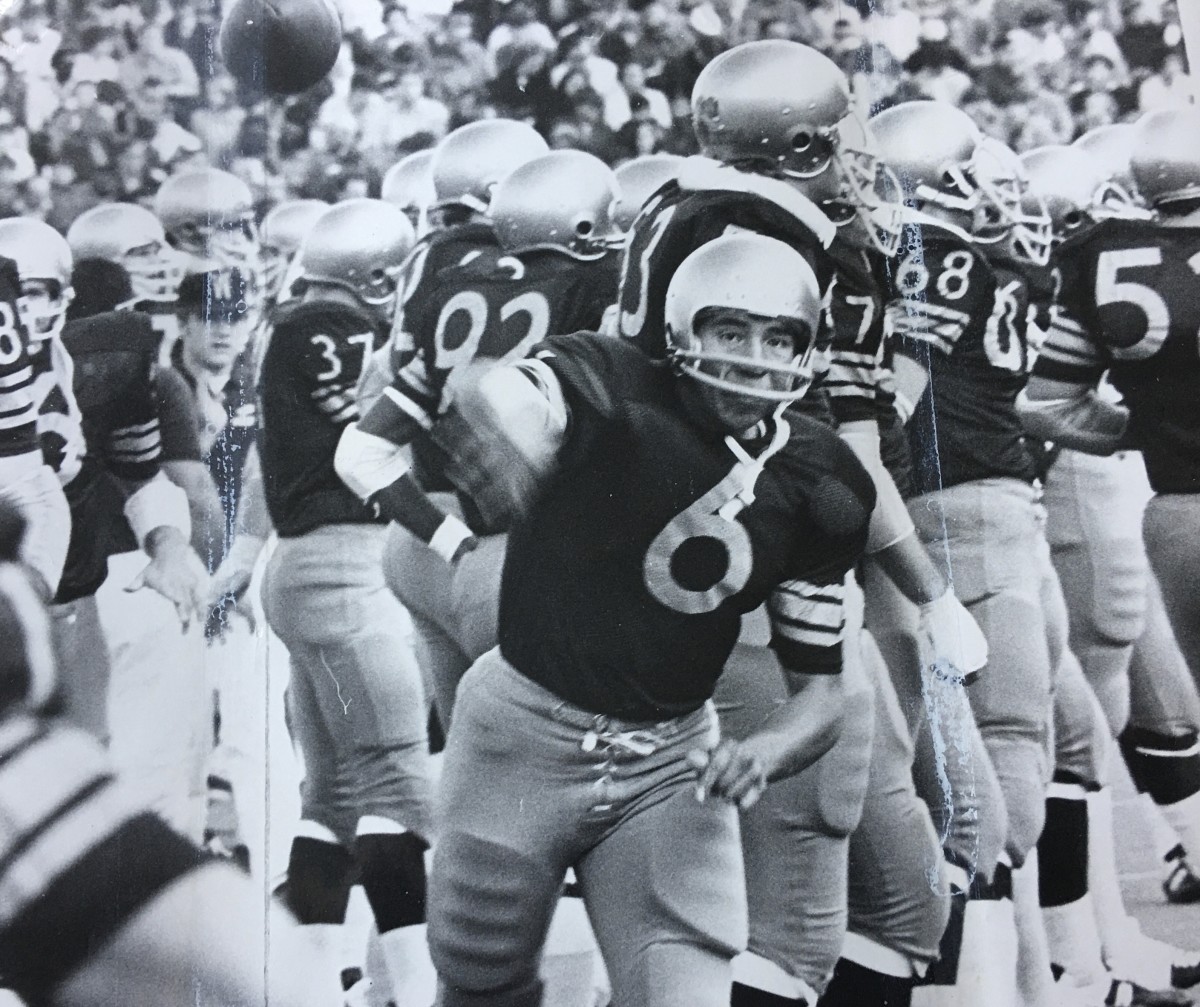 Tunnel Introductions: Sixkiller Encountered Pete Carroll in '72 Opener ...