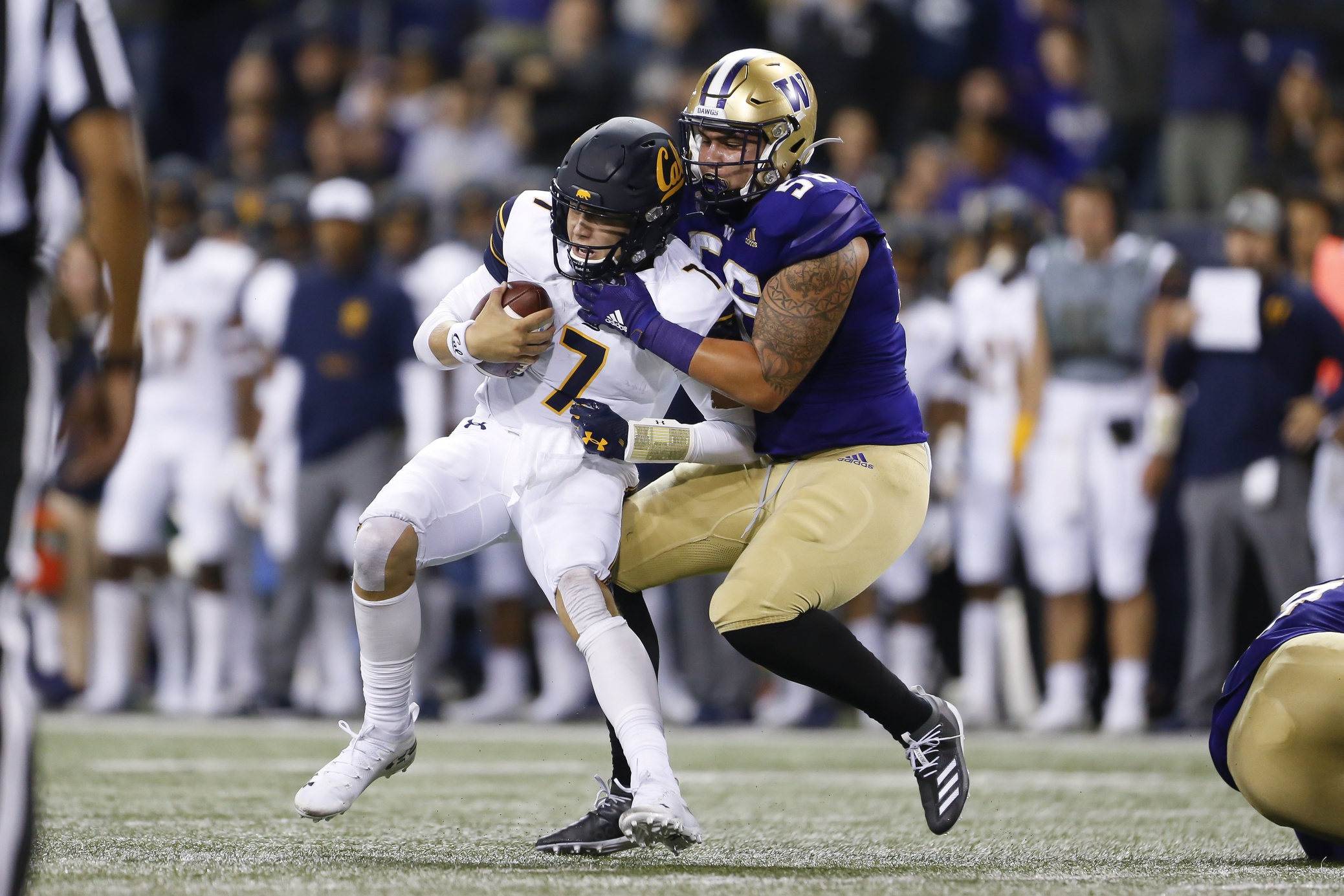 Laiatu Latu Played When Freshman Linemen Usually Redshirt - Sports ...
