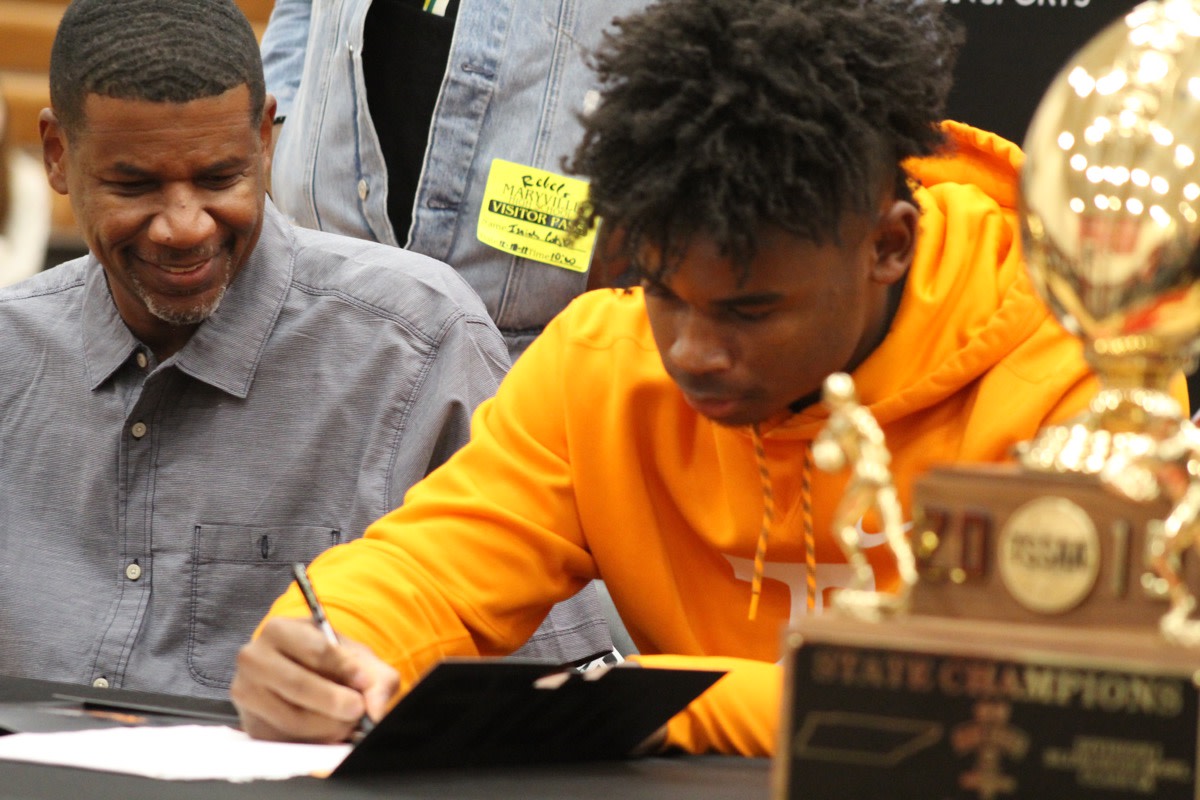 Freshman RB Tee Hodge Turning Heads With 'Unbelievably Professional ...