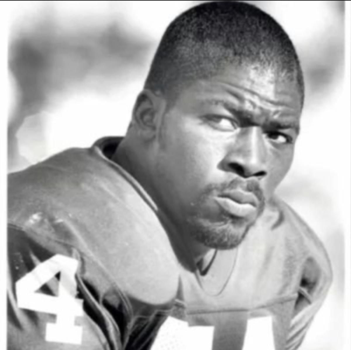 Alabama-Crimson-Tide-football-Paul-Bear-Bryant-E-J-Junior - Sports ...