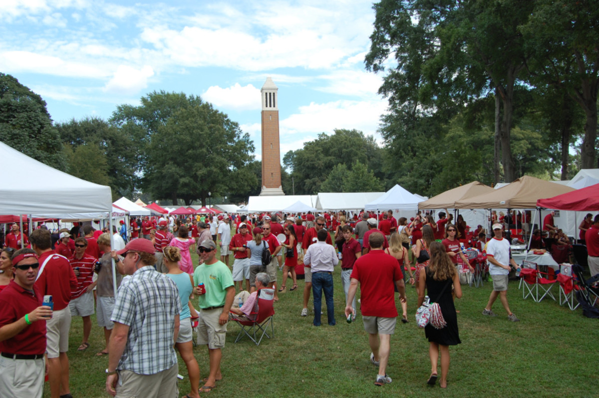 Daily Dose of Crimson Tide-Tailgating On The Quad-Alabama football ...