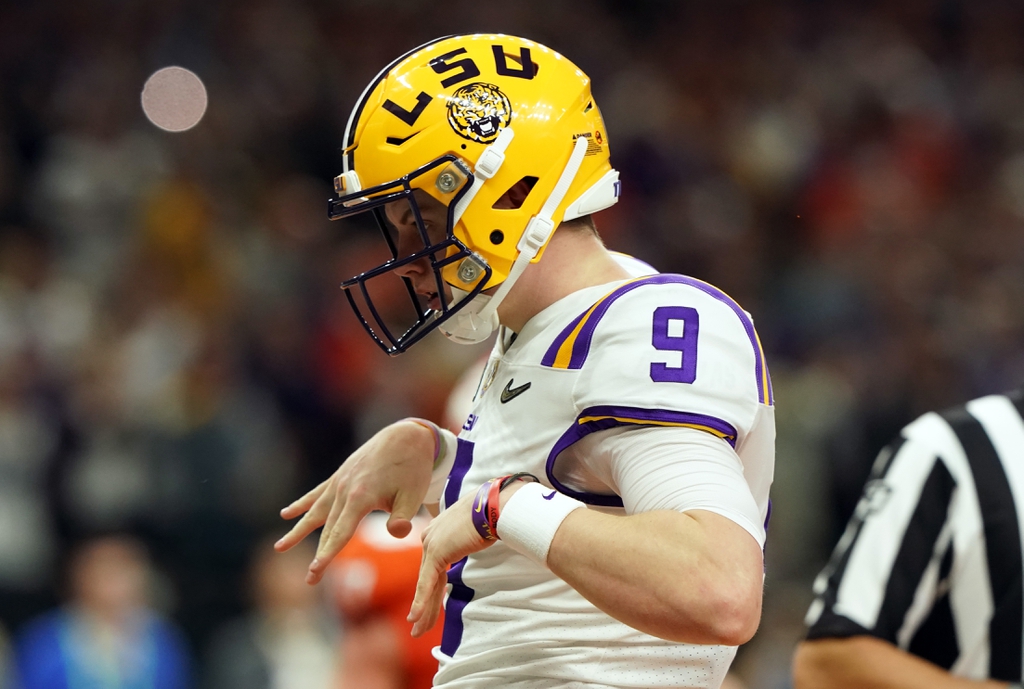 How LSU Quarterback Joe Burrow is Winning Over His Bengals Teammates ...