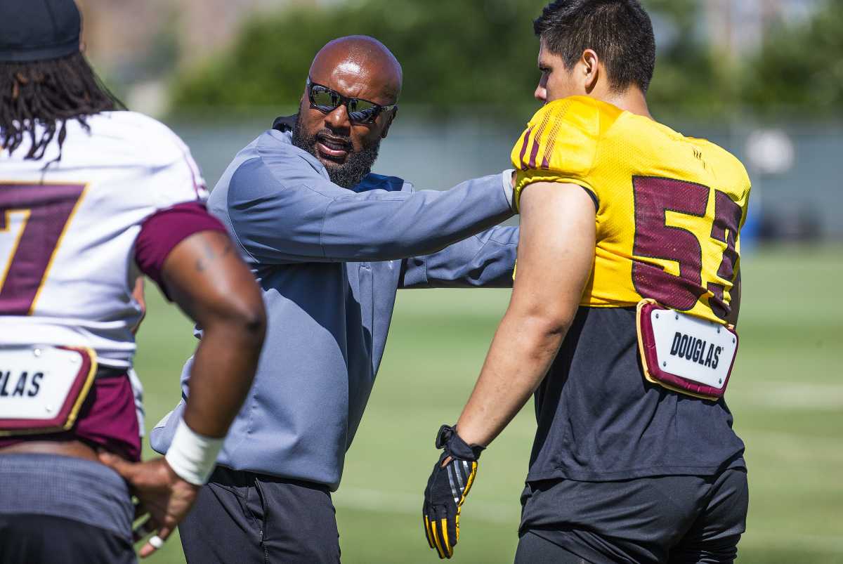 2020 Oklahoma Sooners Position Preview: DE/OLB - Sports Illustrated ...