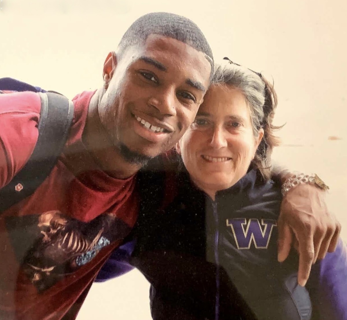 Access to health information prompts Illinois linebacker to think hard ...