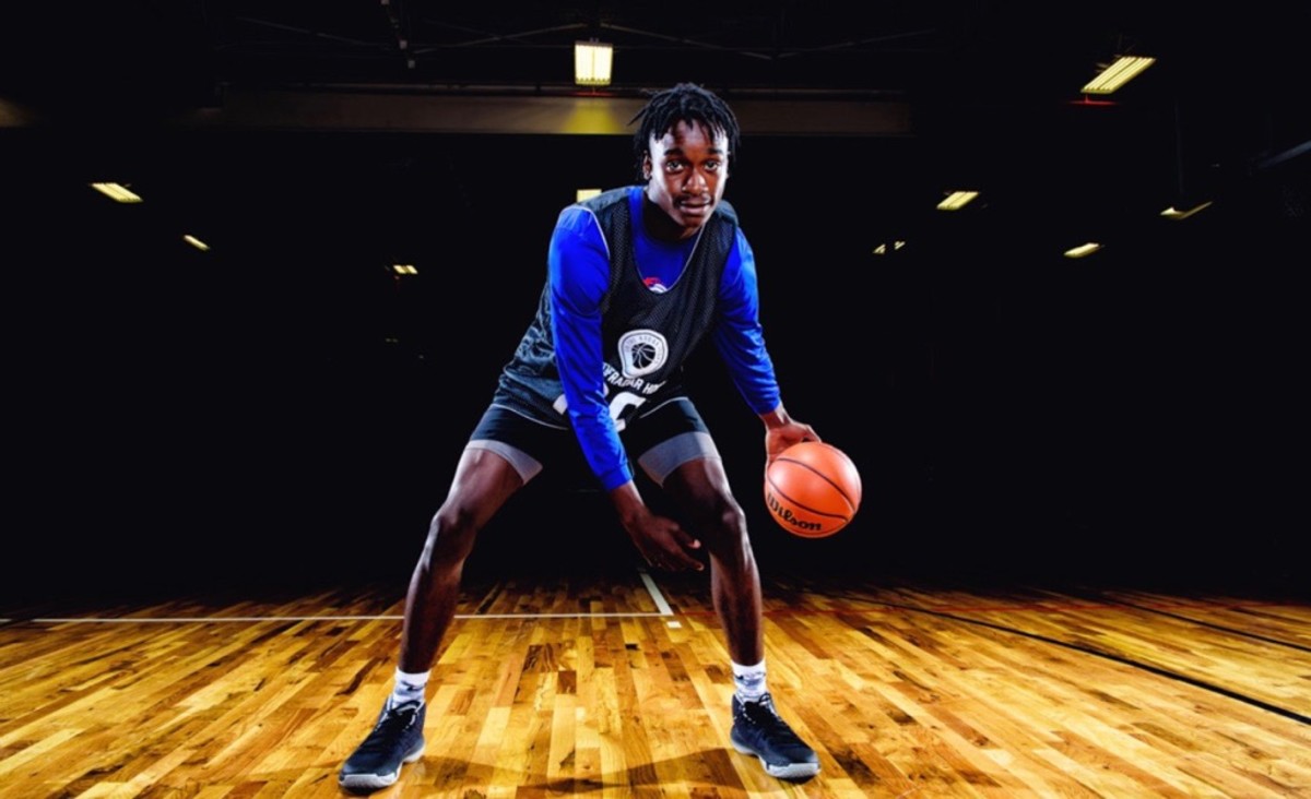 COVID-19 pandemic forces college basketball coaches to livestream ...