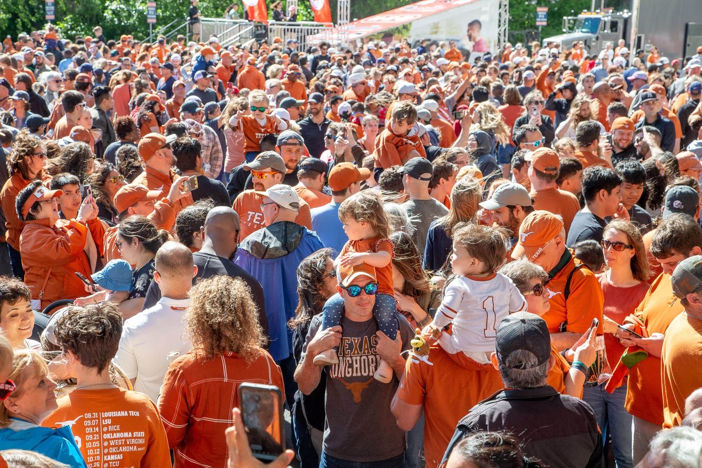 Texas Longhorns Still Holding Out Hope For No. 1 Interior OL Bryce ...