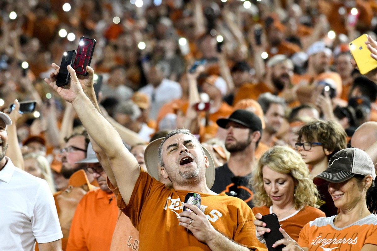 Texas Longhorns Trending for Explosive Florida WR? - Sports Illustrated ...