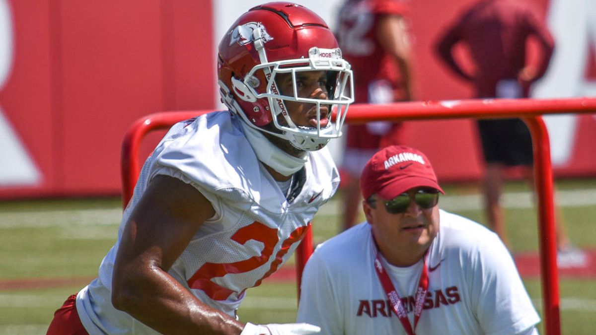 092121-Dominique Johnson - Sports Illustrated All Hogs News, Analysis ...