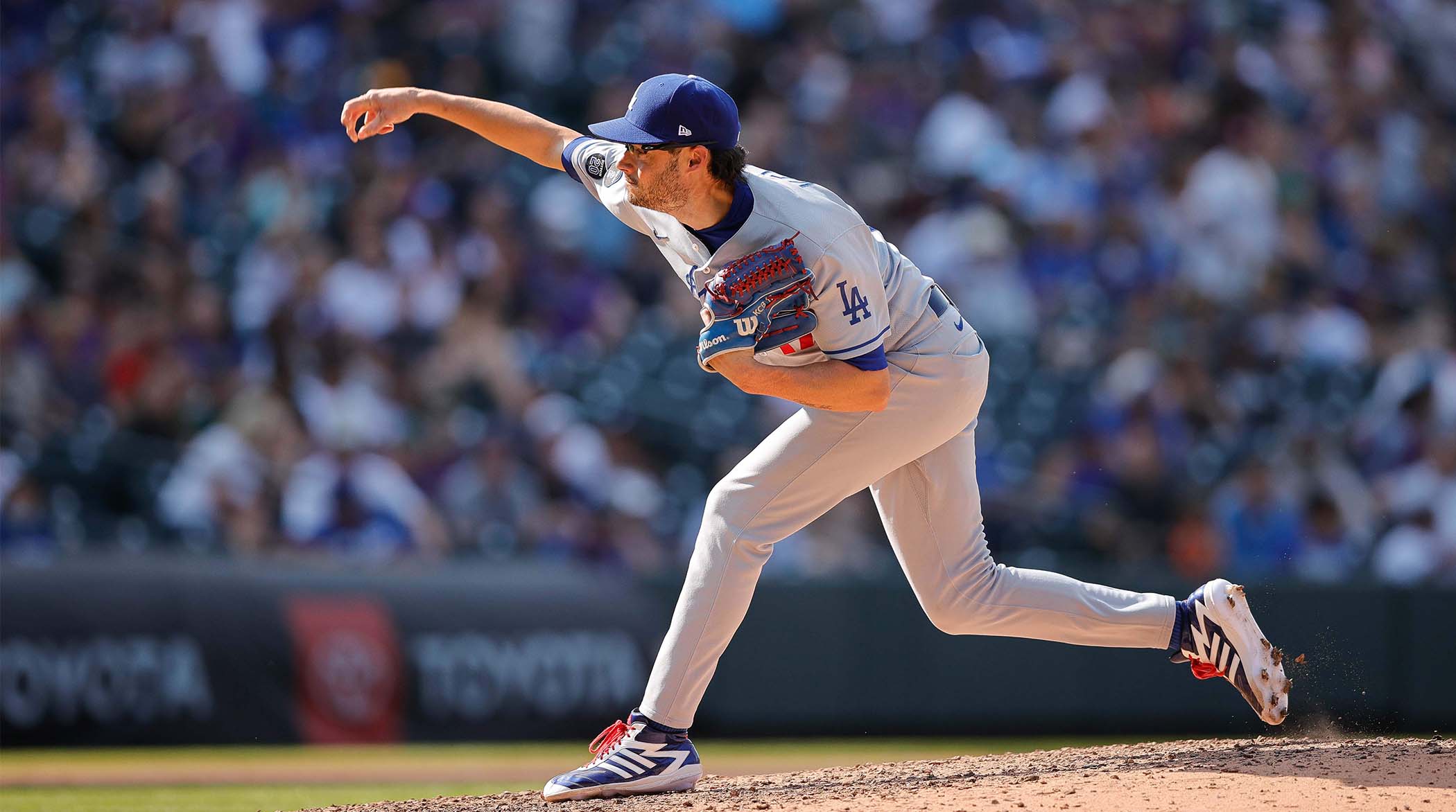 Dodgers annual dress-up day features Grinch, Maui, alien costumes ...