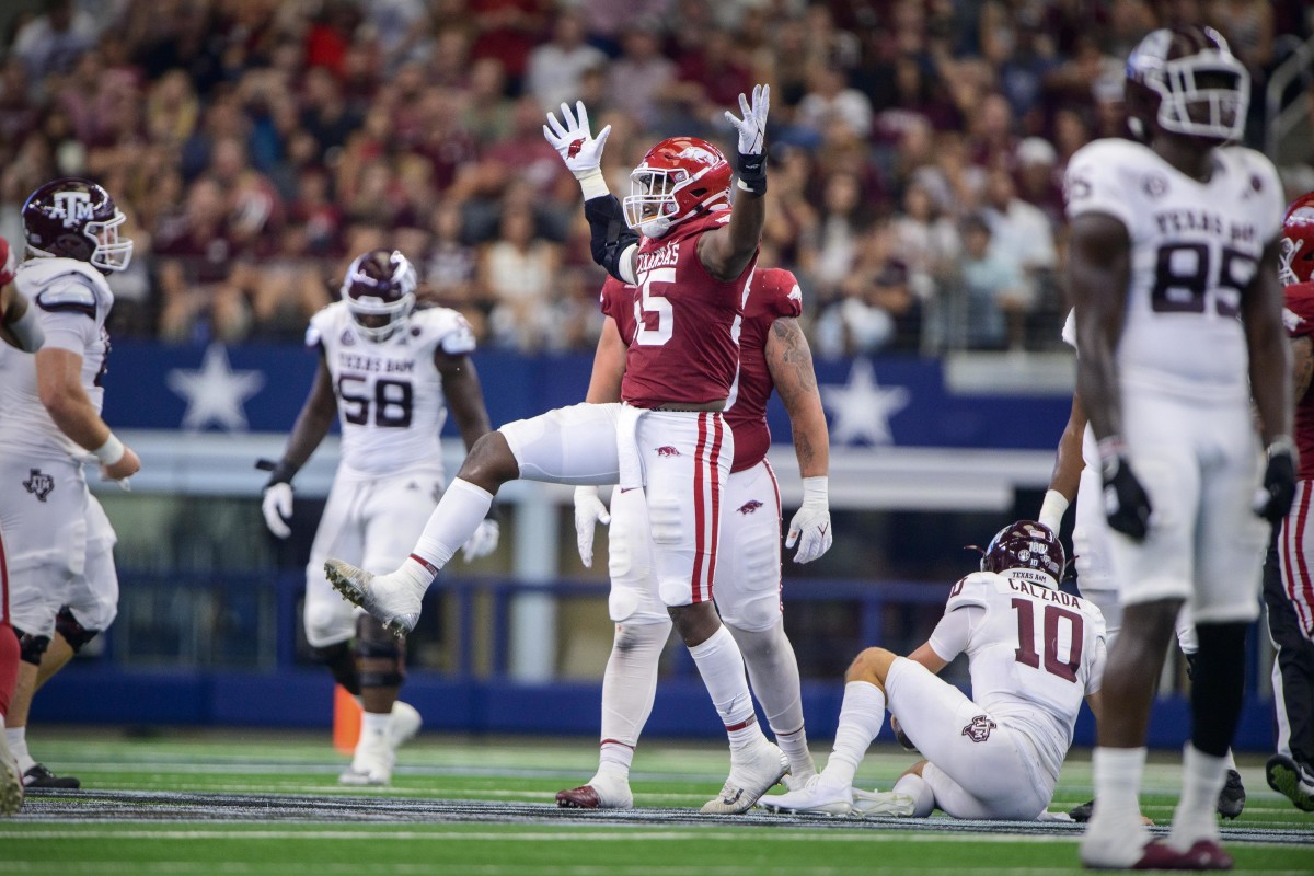 Southwest Classic Game Log: No. 16 Arkansas Razorbacks Beat No. 7 Texas ...