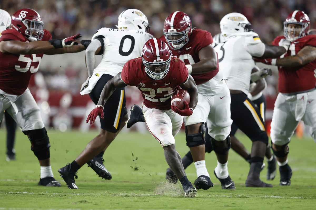 Notebook: Alabama Running Game Sees First 100-Plus Yard Rusher of 2021 ...