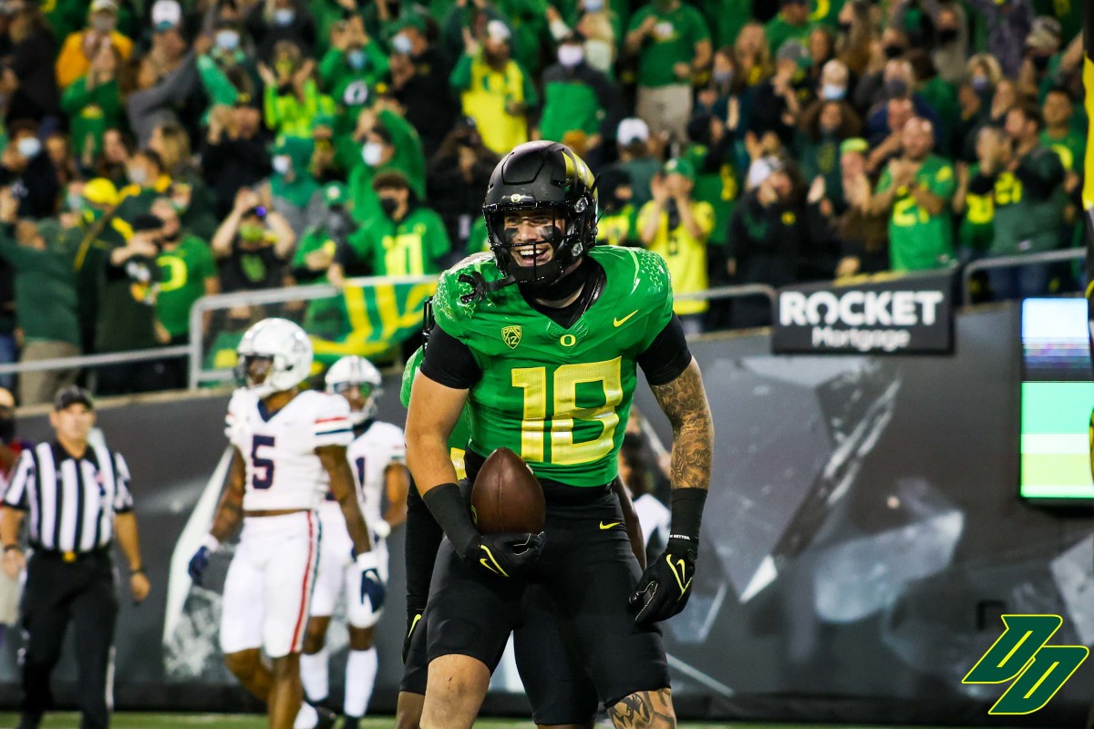 Oregon Football Tight End Spencer Webb Dies at Age 22 After Suffering ...