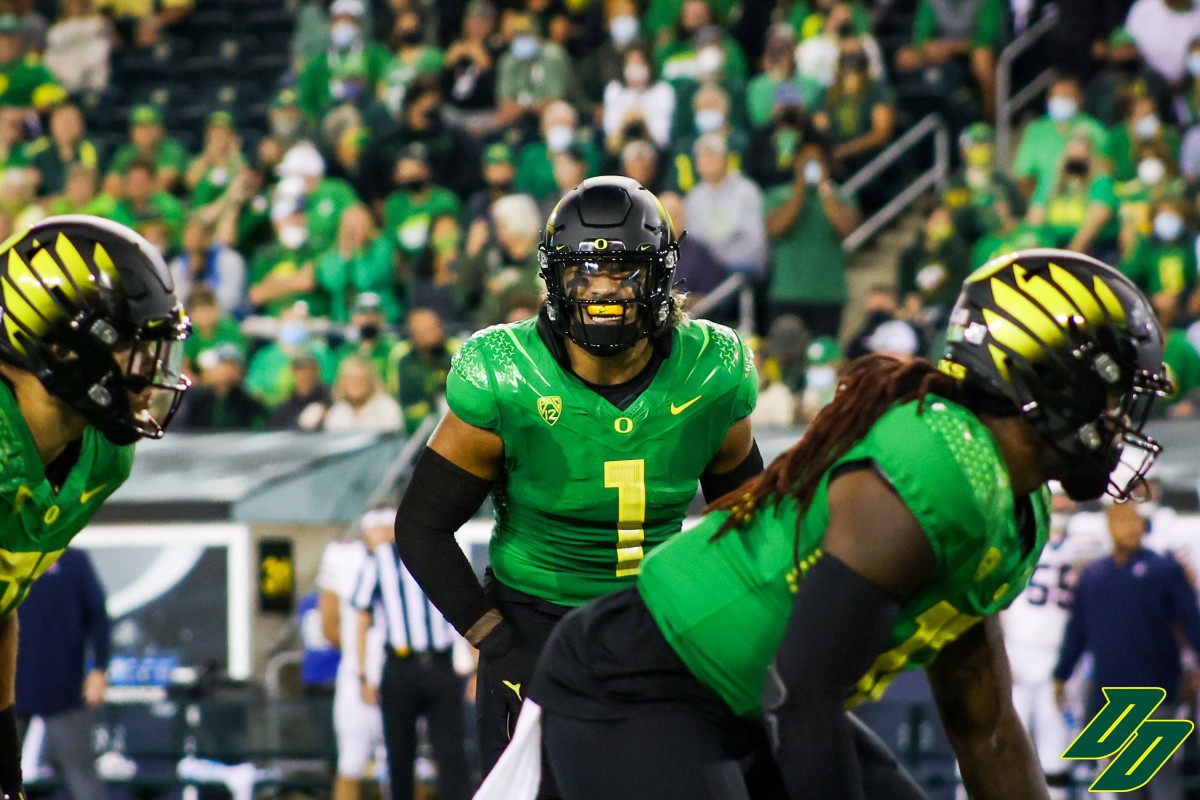 Oregon Linebacker Noah Sewell Declares for 2023 NFL Draft - Sports ...