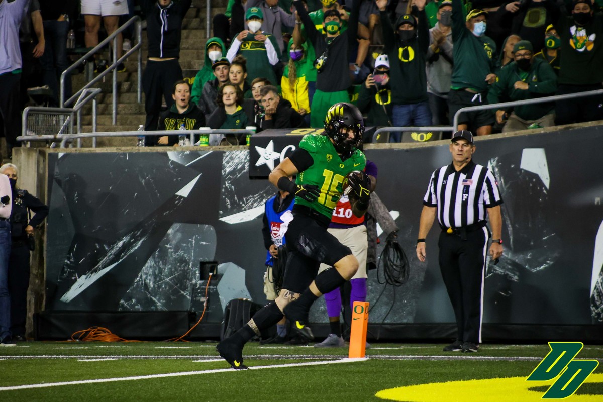 Where the Oregon Football Tight Ends Stand Heading Into 2022 Season ...