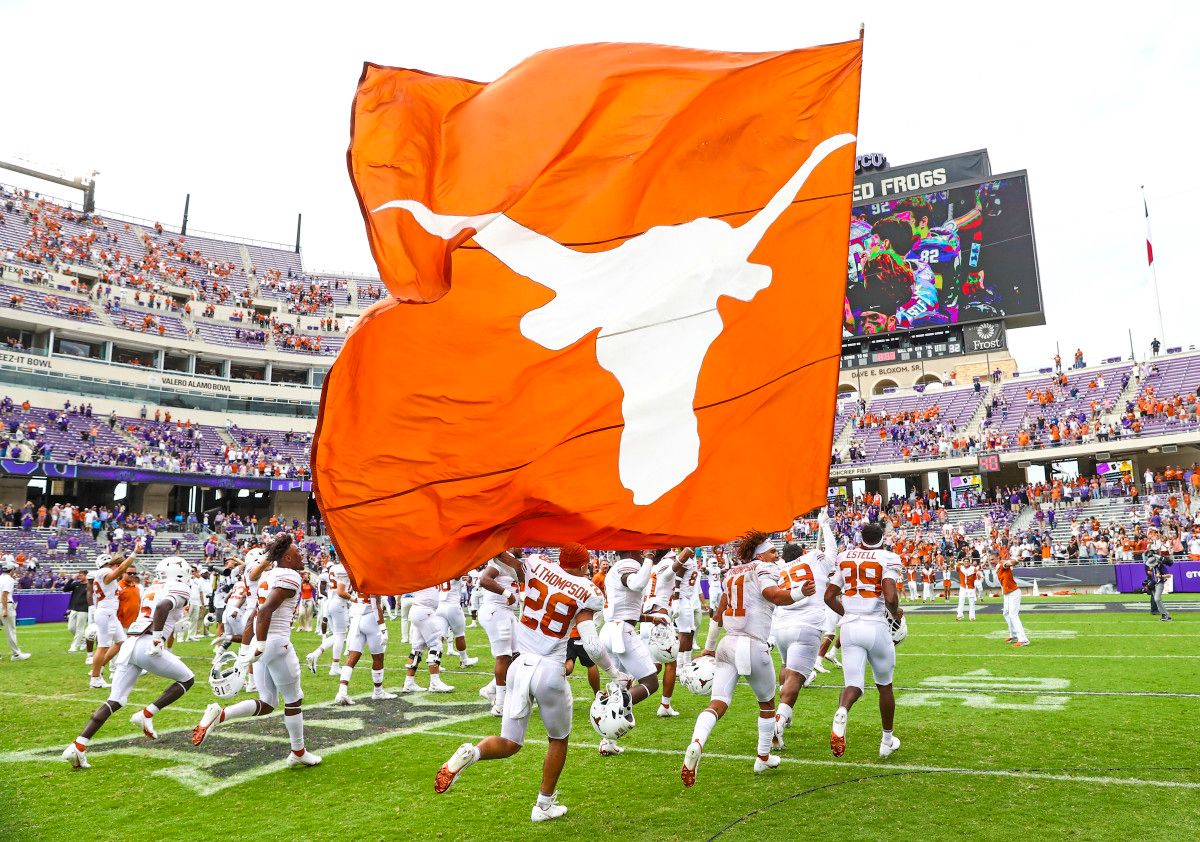 Texas Longhorns Add Ray Pickering as Offensive Analyst - Sports ...