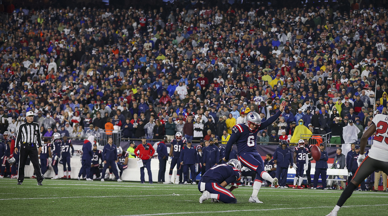Nick Folk, Patriots lose to Tom Brady, Bucs on missed field goal, doink ...