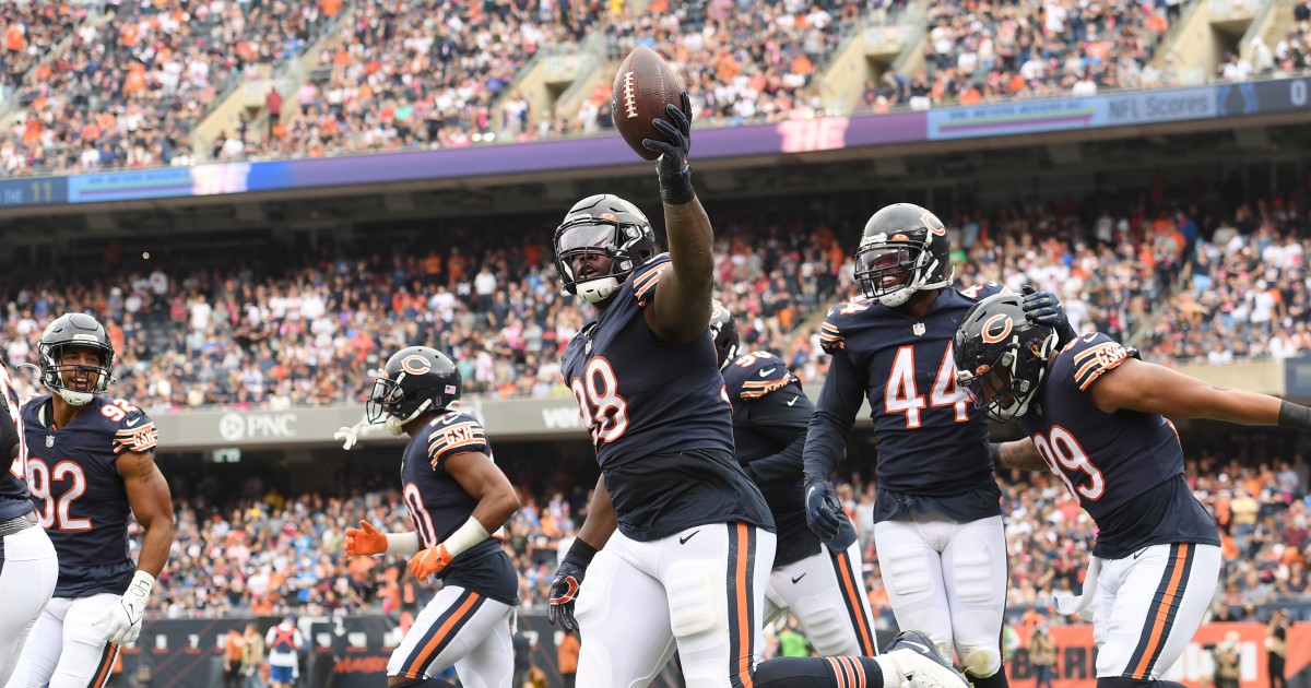 Pressure restored: Chicago Bears sack total climbs - Sports Illustrated ...