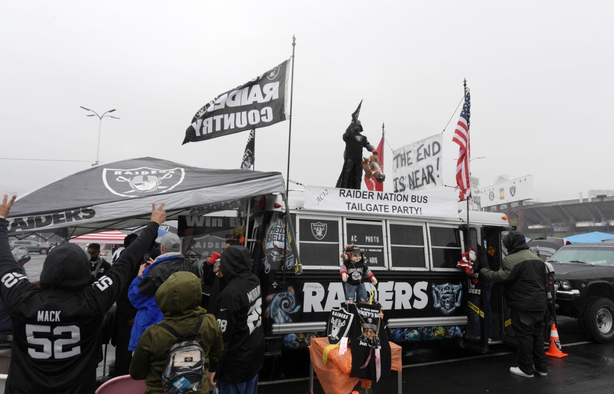 Chicago Bears vs. Las Vegas Raiders history lesson - Sports Illustrated ...