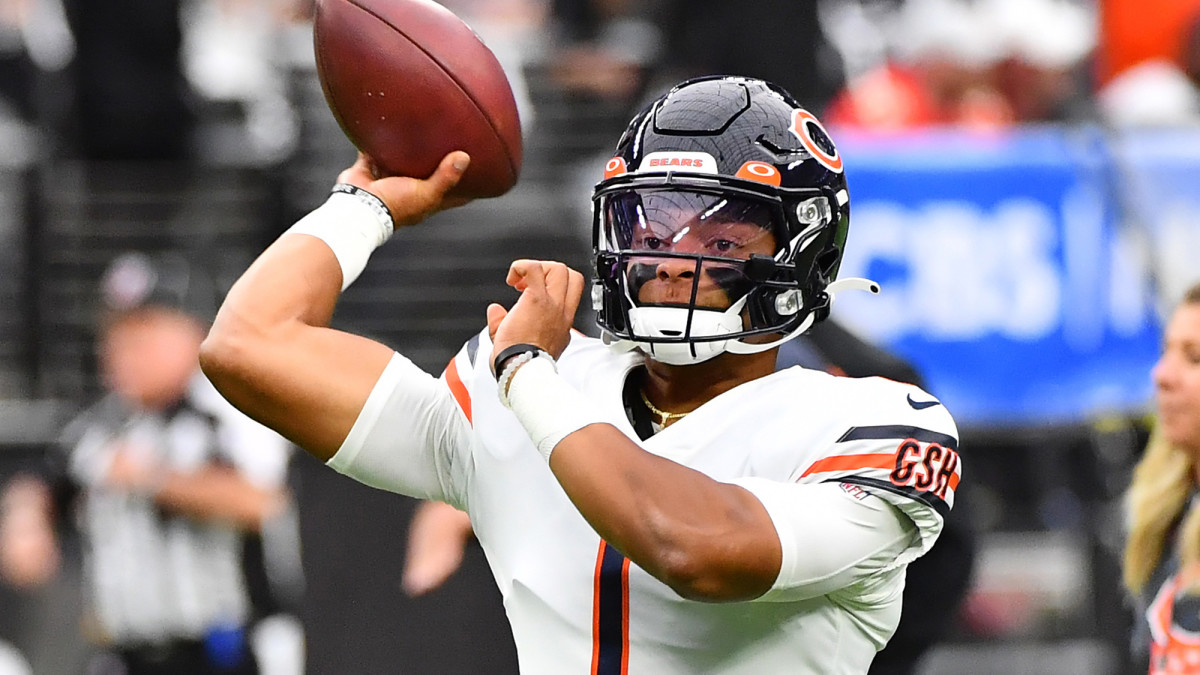 Former Ohio State QB Justin Fields Throws First NFL Touchdown Pass ...