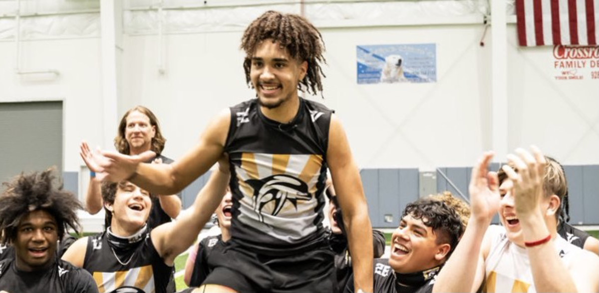 Huskies Offer Another Tall Receiver From Arizona - Sports Illustrated ...