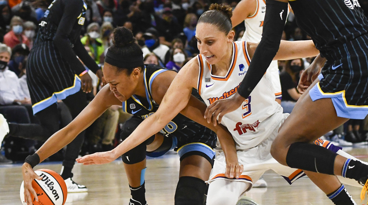 WNBA: Kahleah Copper Overwhelms Mercury Defense, Boosts Sky in Game 3 ...