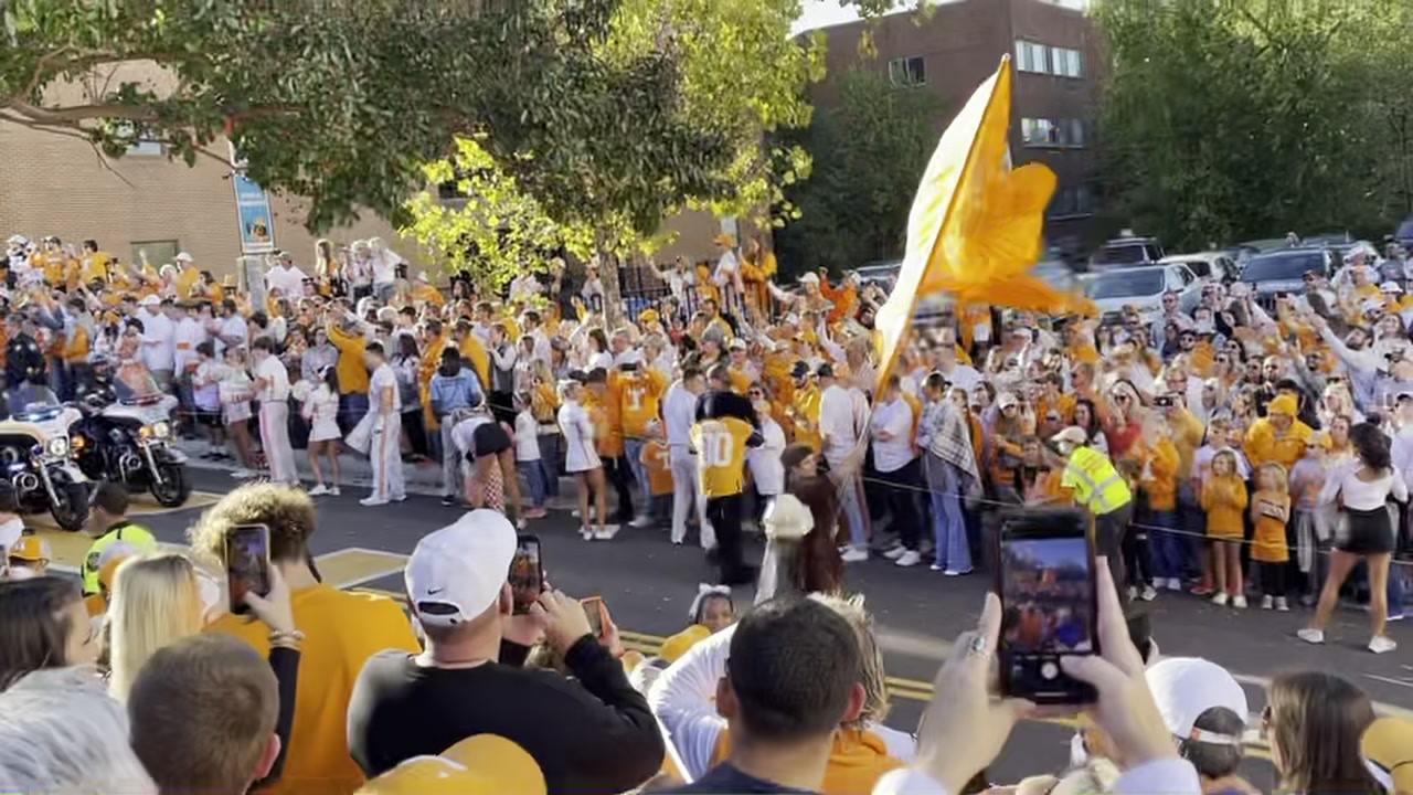 Watch: Vol Walk Ahead of Tennessee-Ole Miss - Sports Illustrated ...