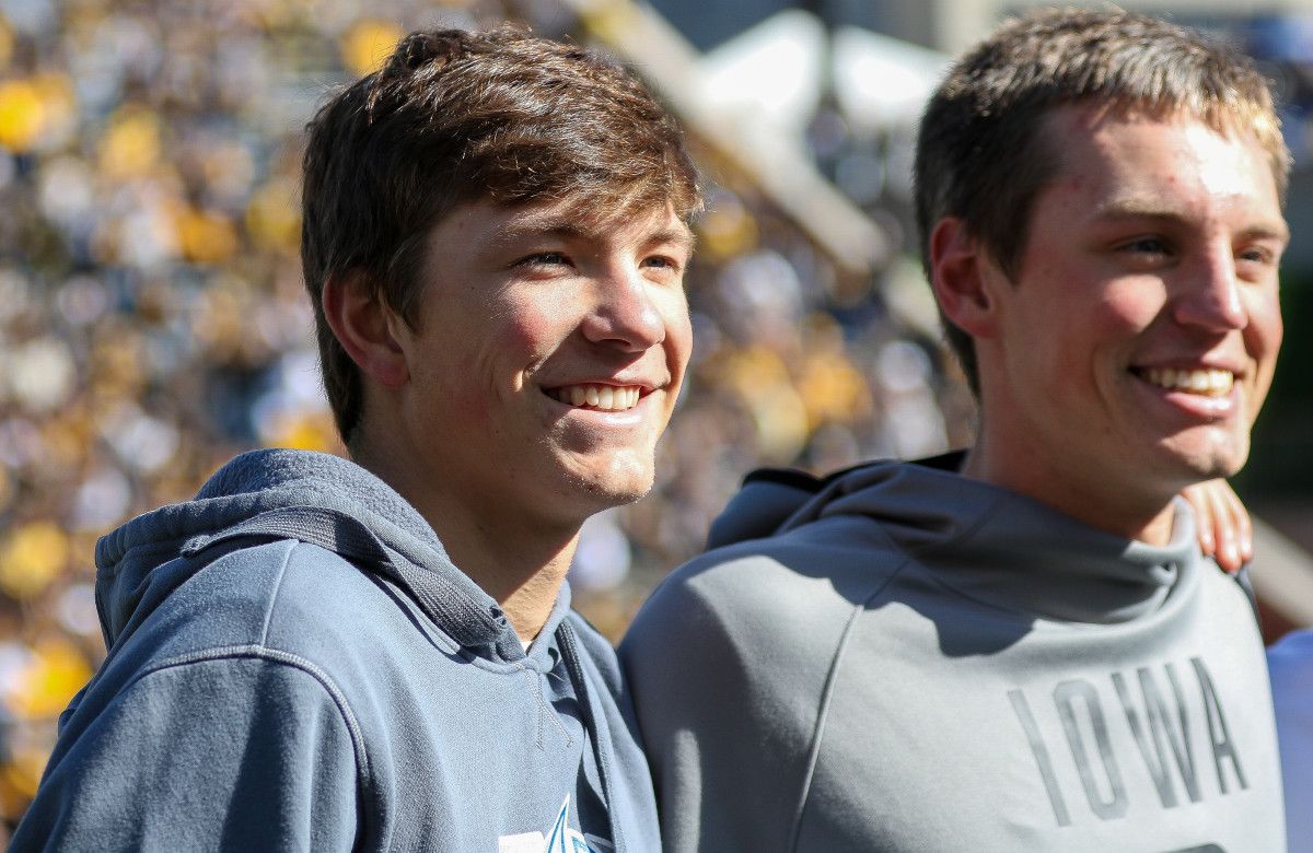 Pryce Sandfort Captures Iowa's Mr. Basketball - Sports Illustrated Iowa ...