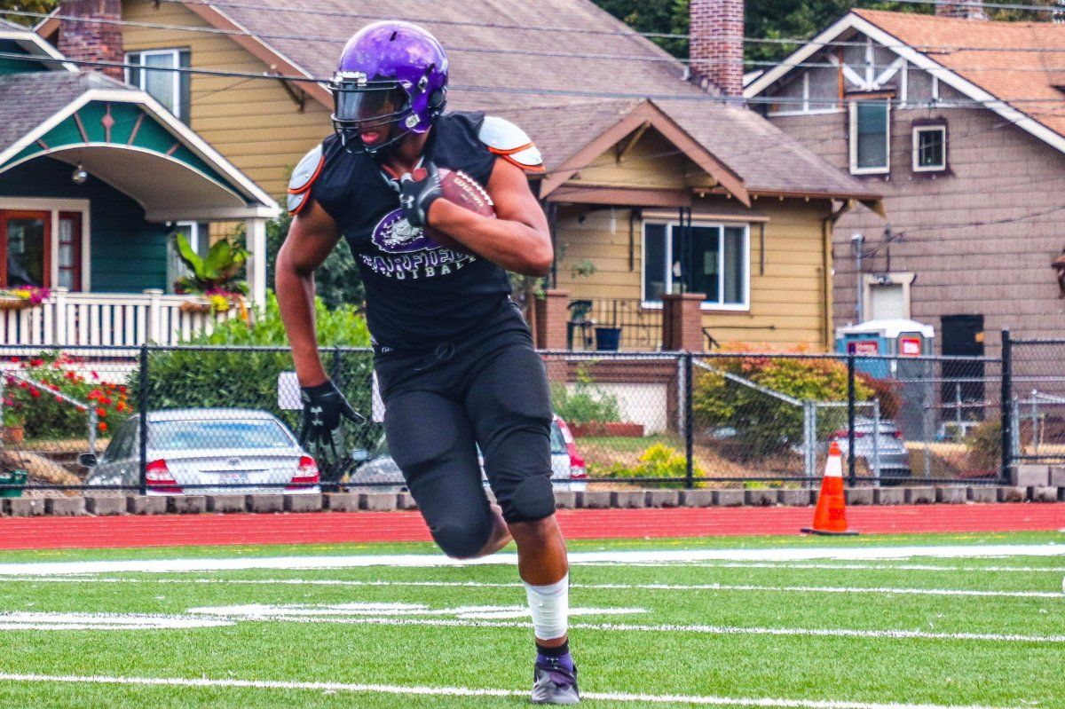 Huskies Offer Garfield HS Linebacker Michael Montgomery - Sports ...
