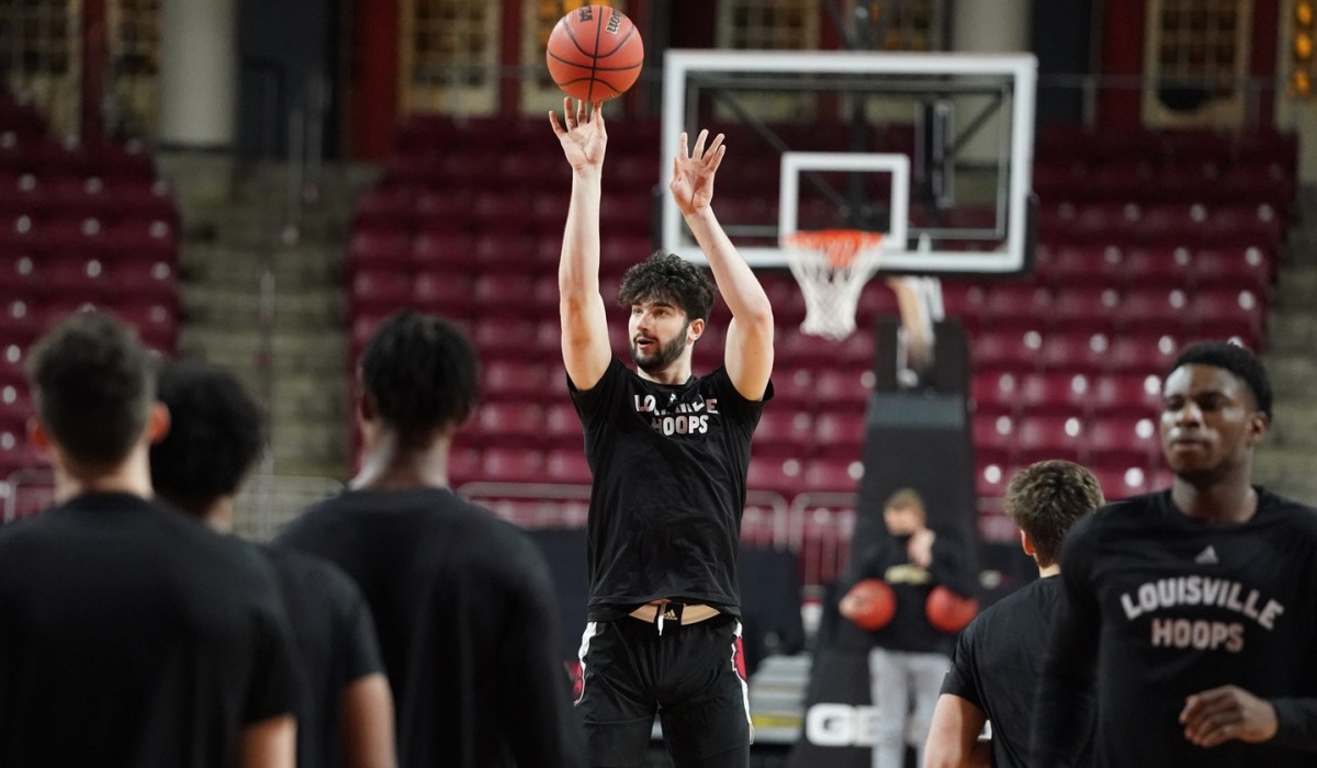 Report: Louisville Center Gabe Wiznitzer Enters Transfer Portal ...